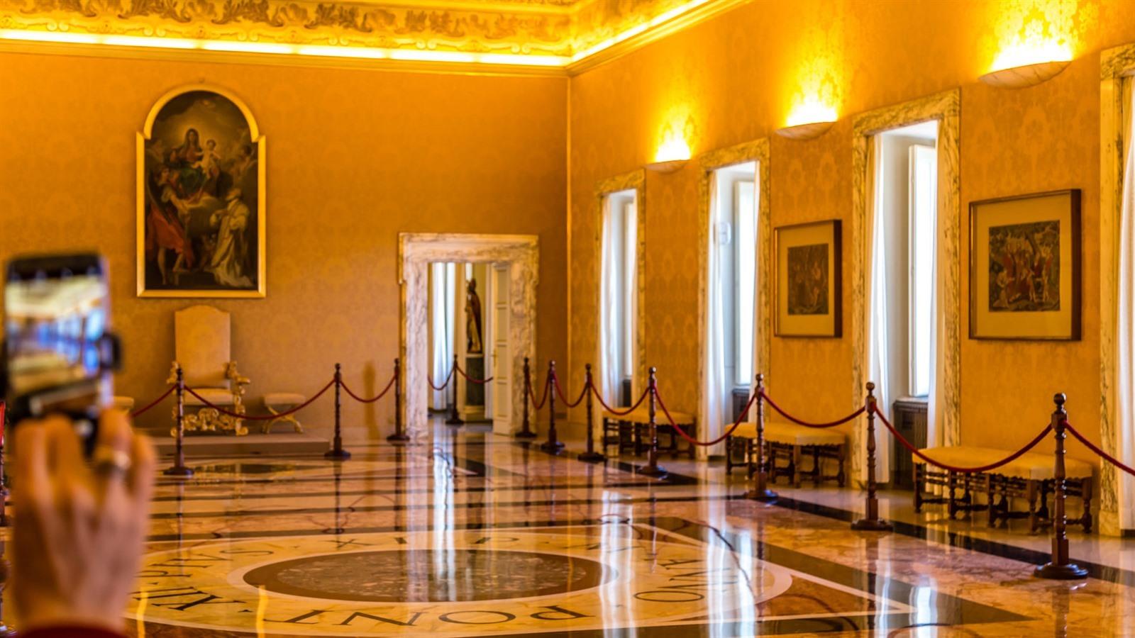 How to visit Castel Gandolfo (as a day trip) from Rome?